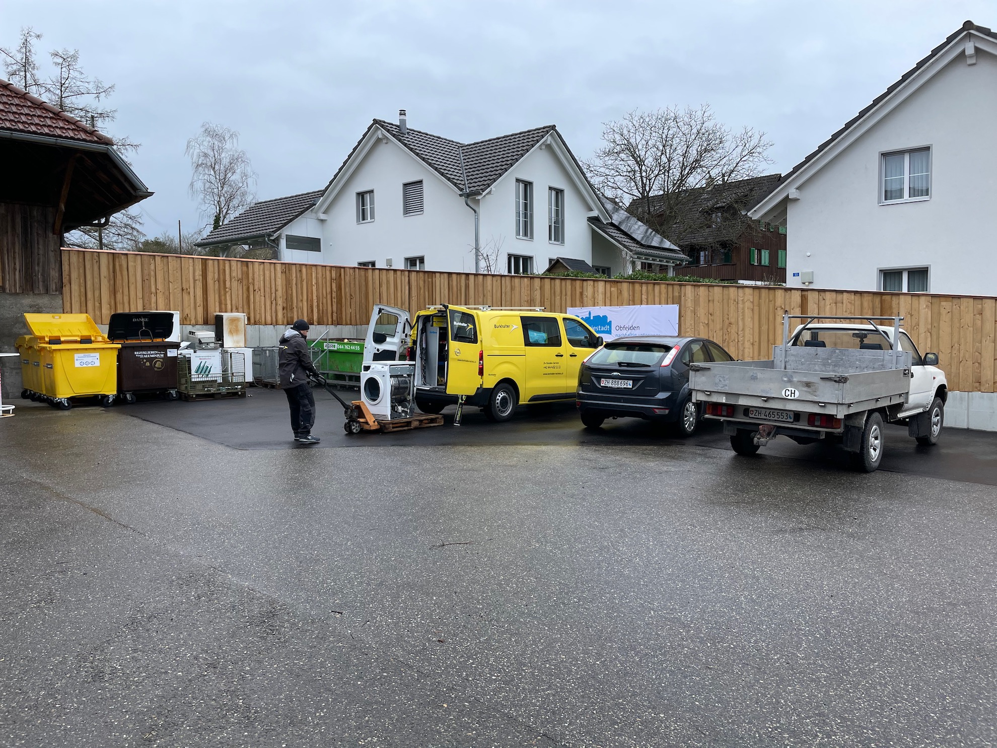 Entsorgungsstelle Brunnmatt wurde vergrössert - neu mit Kunststoff ...